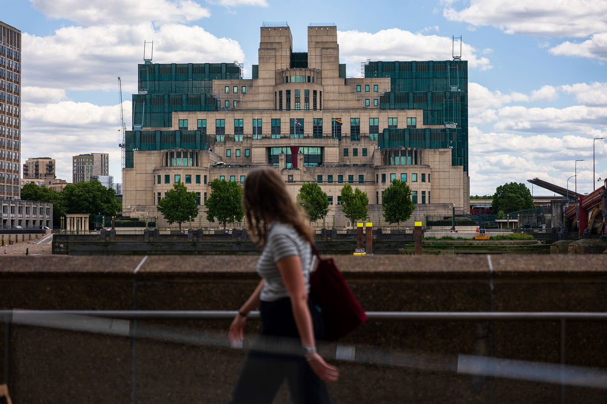 Silent Courier: UK intelligence service MI6 launches dark web portal to recruit foreign spies - KESQ